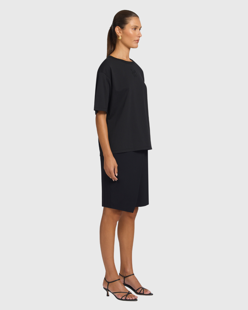 Paxton Tee Black – BAZAAR BOUTIQUE